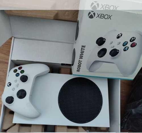 Microsoft Xbox Series S, 512 гб, 2 геймпада