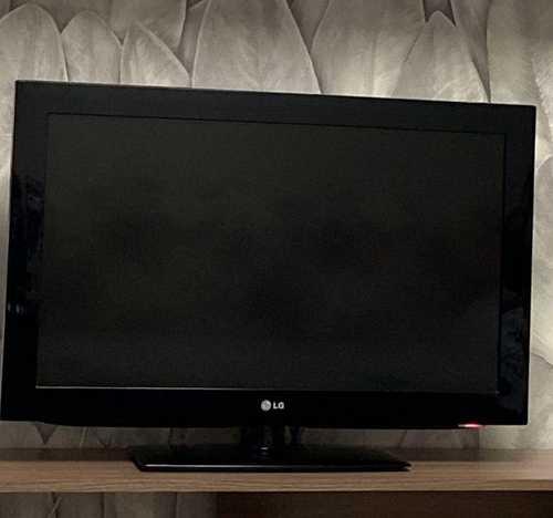 Продаю телевизор LG 32LK430