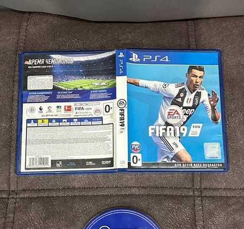 Диск на PS4 PS5 FIFA 19 в идеале