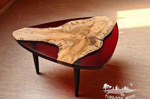 Гранатовый стол-река из ореха в стиле ретро