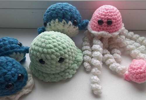 Вязаные игрушки ручной работы (медузы, киты)