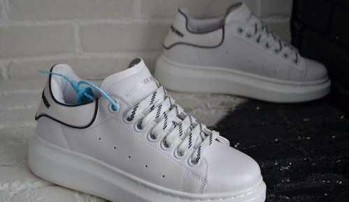 Кроссовки Alexander McQueen женские кожаные