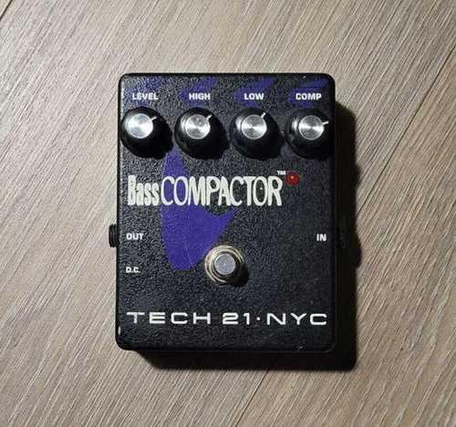 Басовая педаль компрессор Tech 21 Bass Compactor