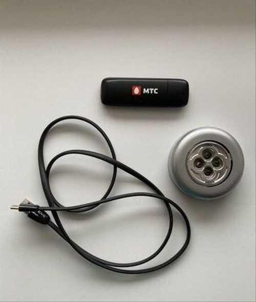 Кабель USB-C, модем и фонарь