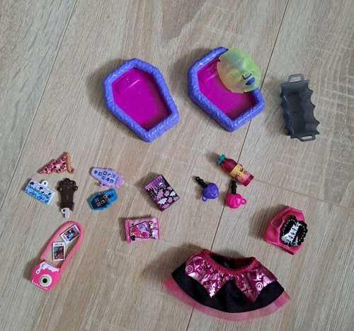 Monster high аксы лот