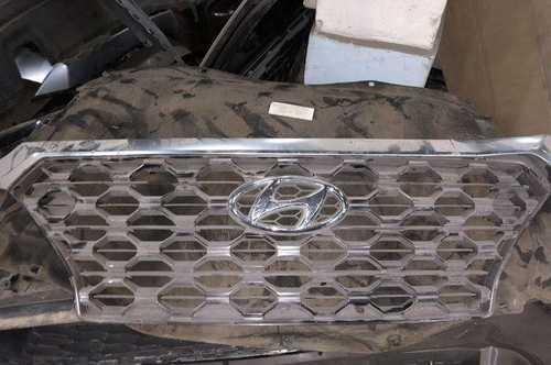 Решетка радиатора на Hyundai Santa-Fe 4