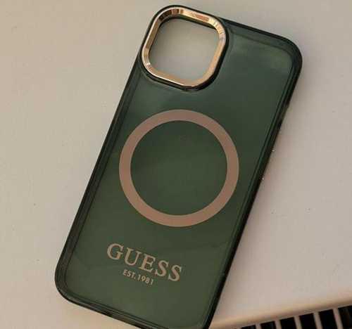 Чехол на iPhone 13 guess