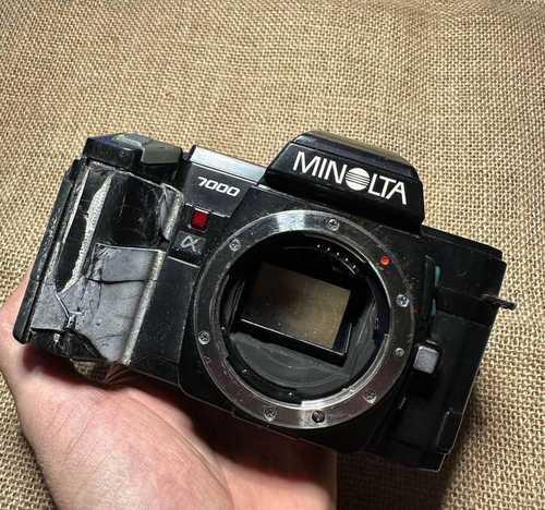 Minolta 7000