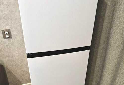 Холодильник с морозильником dexp T4-0200AMG белый