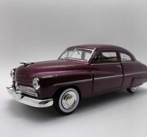 Модель автомобиля Mercury Coupe 1949 1:24