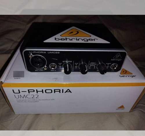 Внешняя звуковая карта behringer umc22