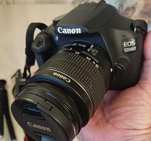 Фотоаппарат Canon EOS 1200D Kit