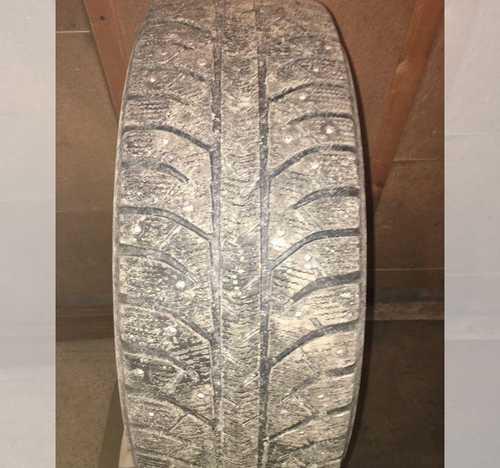 Bridgestone Ice Cruiser 7000 215/65 R16 98T