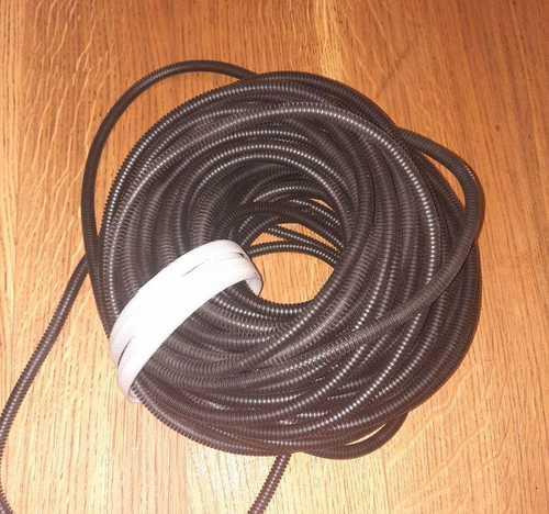 Гофрa автомoбильная pазрезная