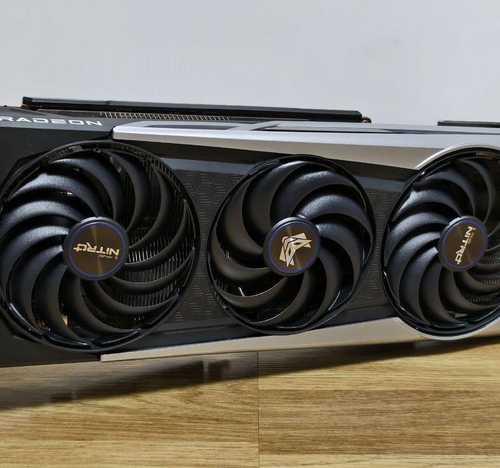 Sapphire AMD Radeon RX 6800 XT nitro   16GB