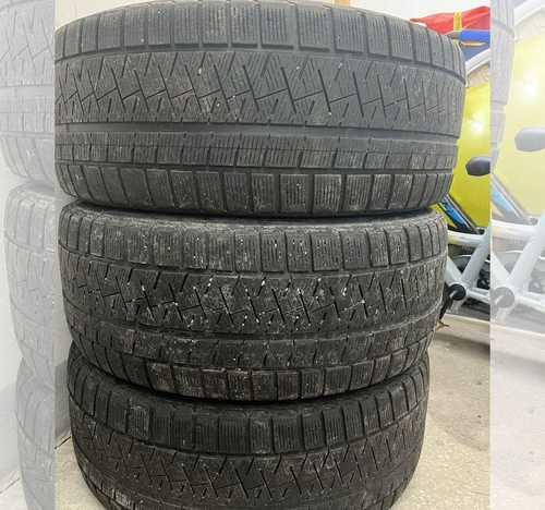 Pirelli Ice Zero Asimmetrico 235/50 R18