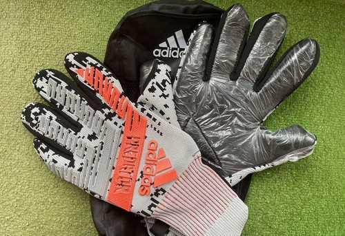 Вратарские футбольные перчатки Adidas