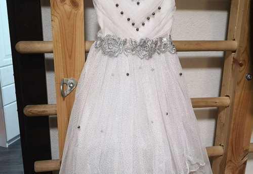 Платье со шлейфом для девочки, рост 134-140