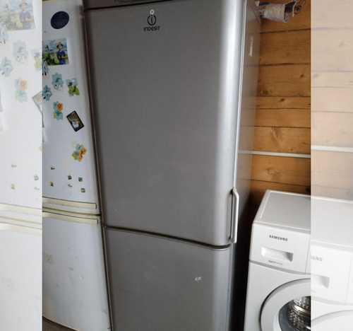 Холодильник indesit