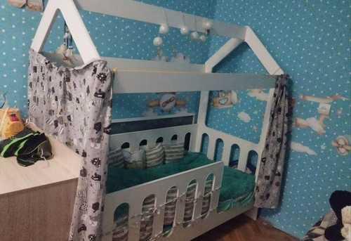 Детская кровать домик с матрасом