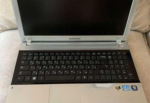 15.6" Samsung RV520, 500 ГБ, Core i3-2330M, RAM 3 ГБ, GeForce GT 520M 1 ГБ