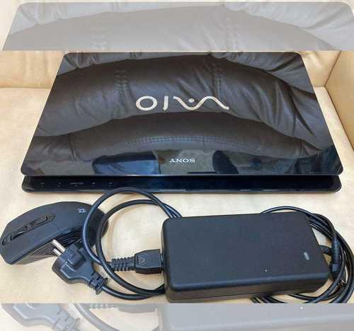 Ноутбук Sony vaio VPC-F23Z1R