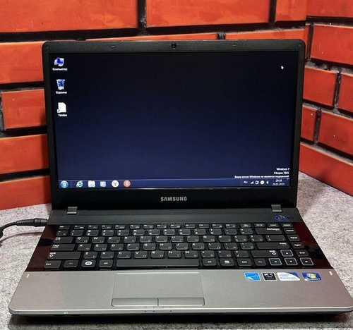 Ноутбук Samsung NP300E4A