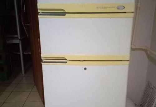 Холодильник бу трехкамерный