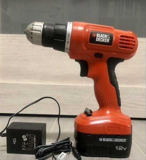 Дрель шуруповерт Black&Decker, 12V