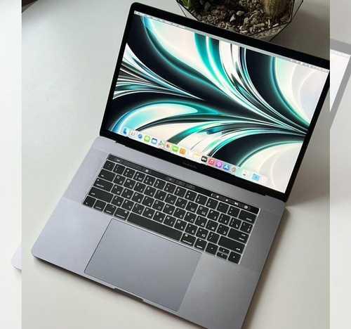 MacBook Pro 15” 2017, Core i7 16GB 256GB