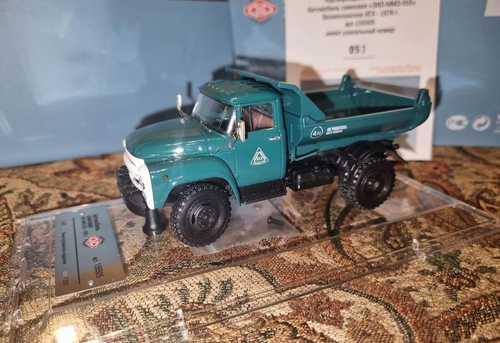 ЗИЛ ммз-555 1976 Великолукское атх DIP 1:43