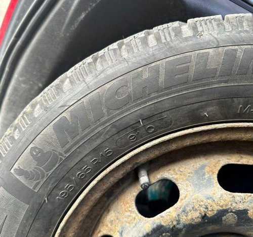 Michelin Agilis X-Ice North 195/65 R15