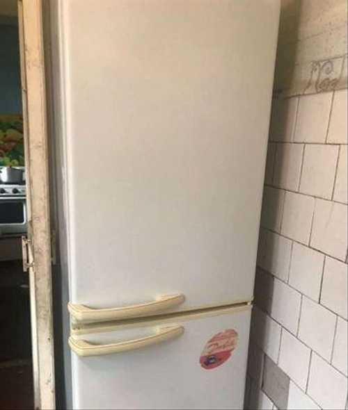 Холодильник бу electrofrost 140