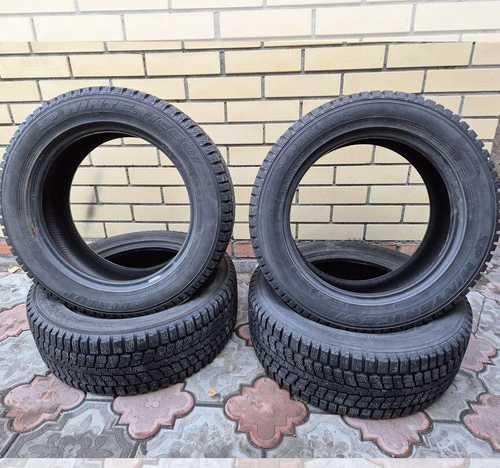 Dunlop SP Winter Ice 01 205/55 R16 94T