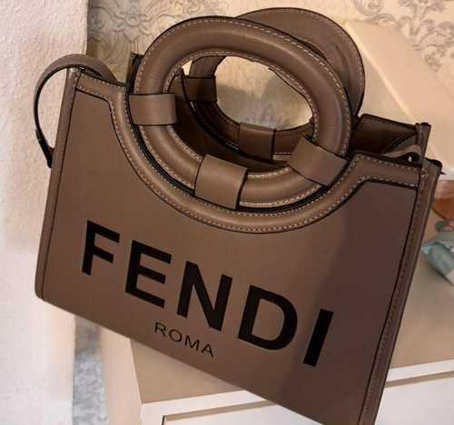 Женская сумка fendi