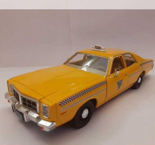 1:24 Dodge Monaco Taxi "City Cab" 1978 (из к/ф "Ро