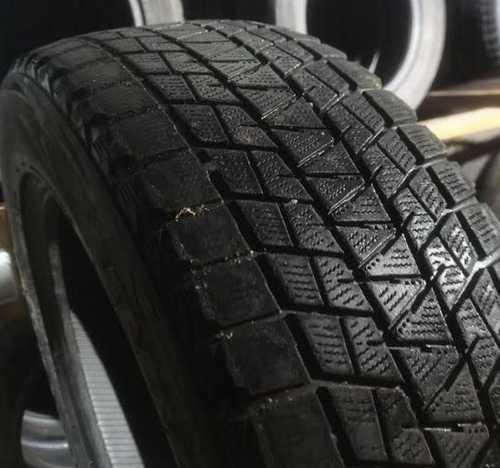 Bridgestone Blizzak DM-V1 235/60 R18