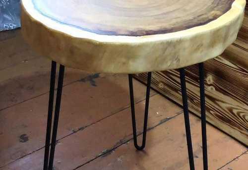 Журнальный деревянный столик