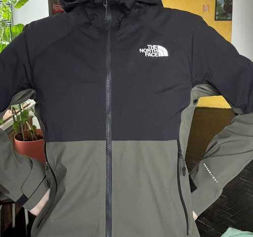 Технологичная куртка The North Face Futurelight