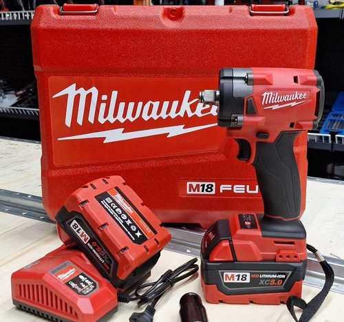 Аккумуляторный гайковерт Milwaukee 1/2 18V 390 N.m