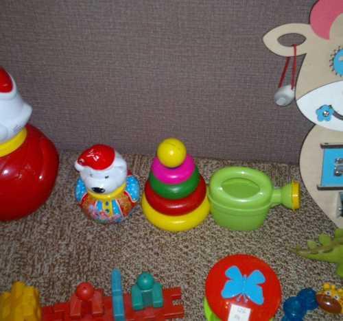 Игрушки. Бизиборд