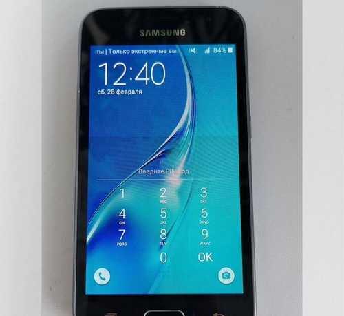 Телефон Смартфон Samsung Galaxy J1 (8GB)