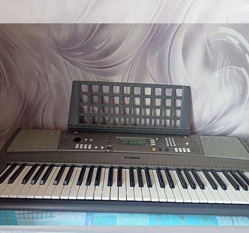 Yamaha PSR-R300