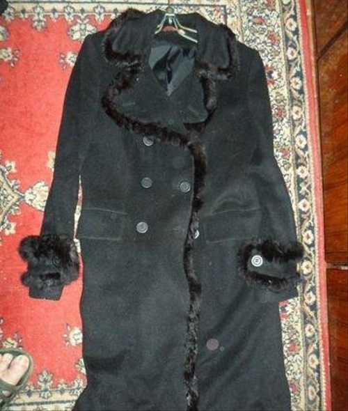 Легкое женское пальто