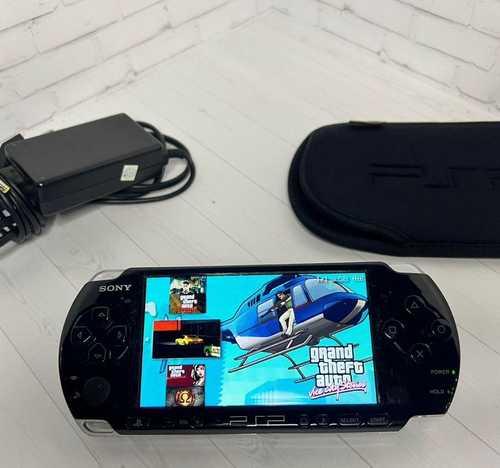 Sony PSP 3008 прошитая с играми