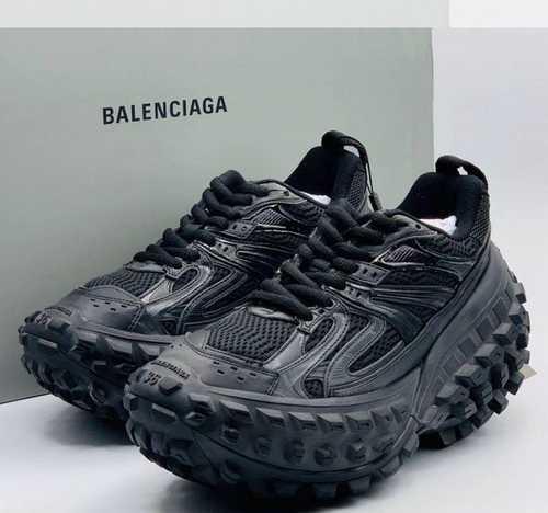 Balenciaga defender