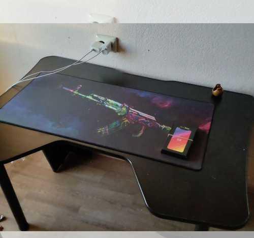 Компьютерный стол игровой