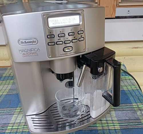 Кофемашина Delonghi Magnifica