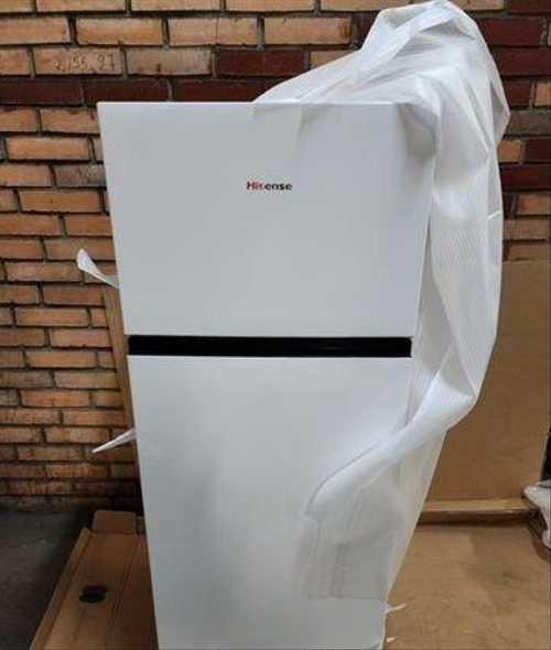 Холодильник Hisense новый 140 см