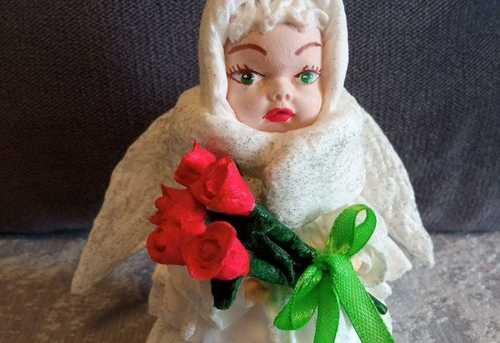 Ангелочек с букетом роз. Авторская ватная игрушка